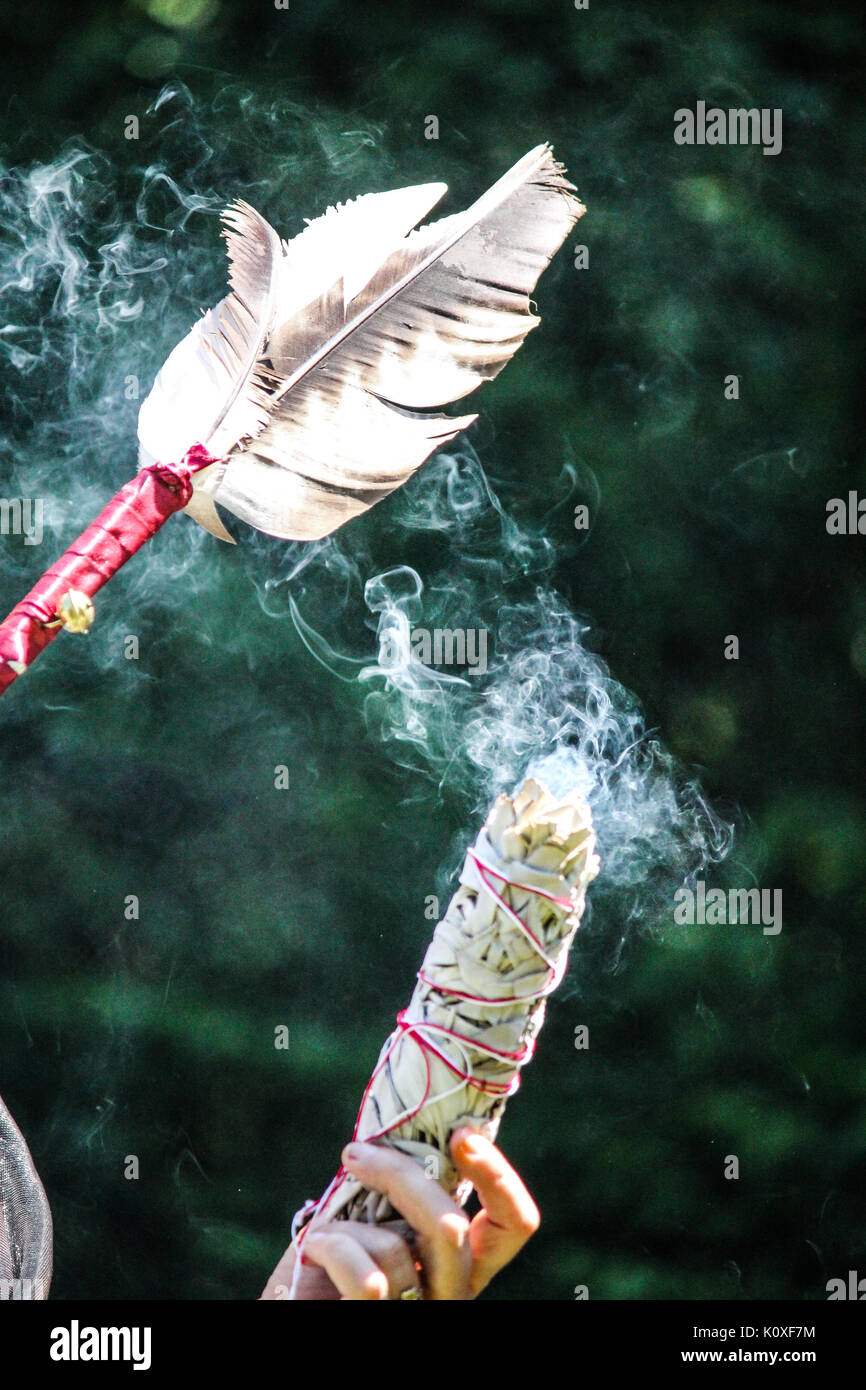 Smudge stick hi-res stock photography and images - Alamy