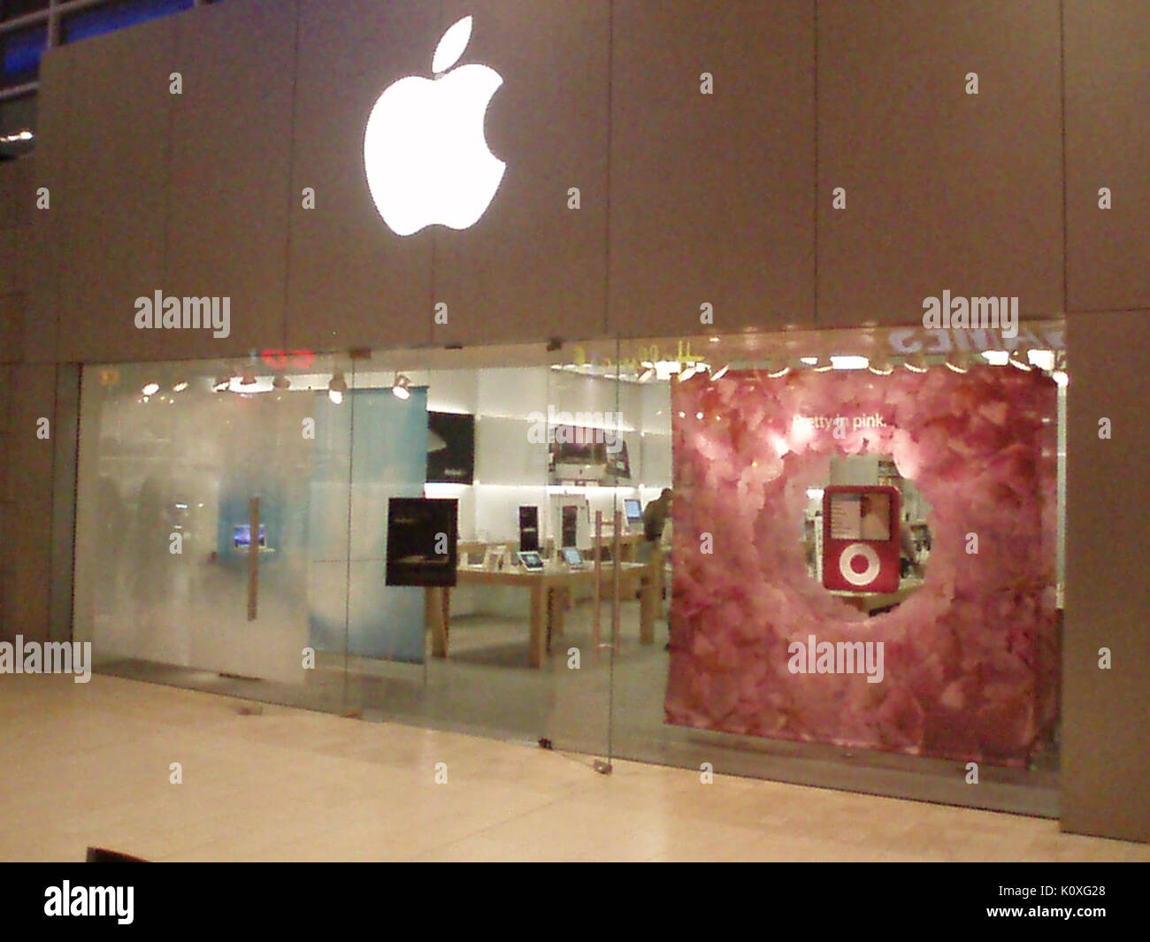 Yorkdale shopping centre hi-res stock photography and images - Alamy