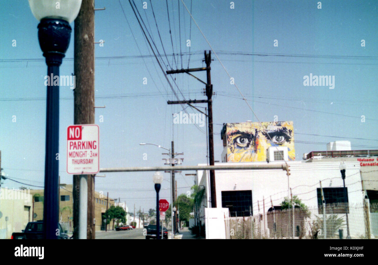 Line art angry eyes hi-res stock photography and images - Alamy