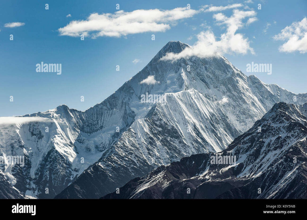 Mount Gongga, 7555 m, Tibetan plateau, Sichuan Province, China Stock ...