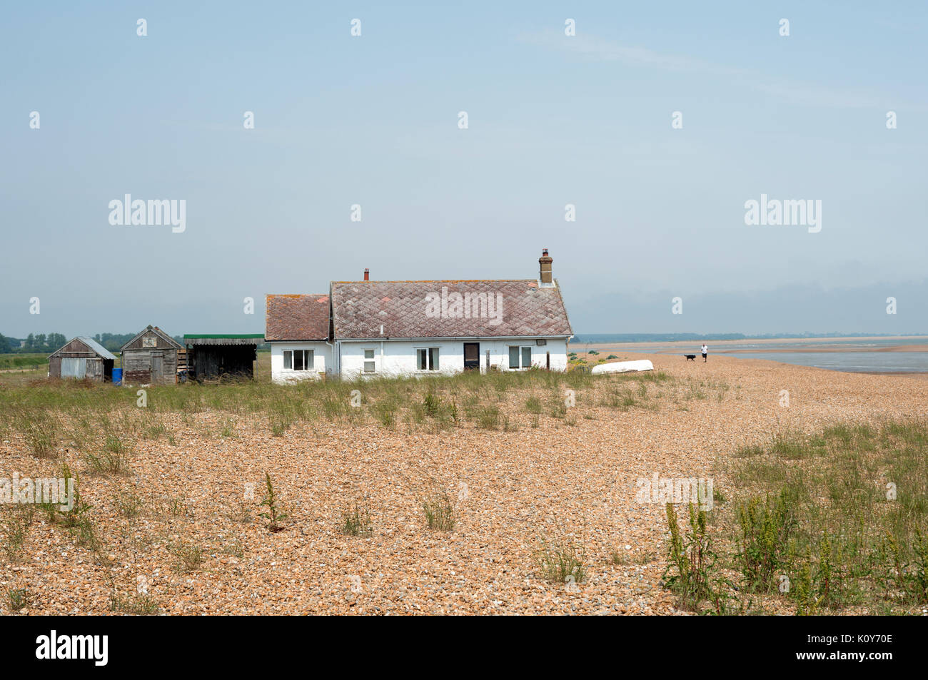 Beach house home shingle street hi-res stock photography and images - Alamy