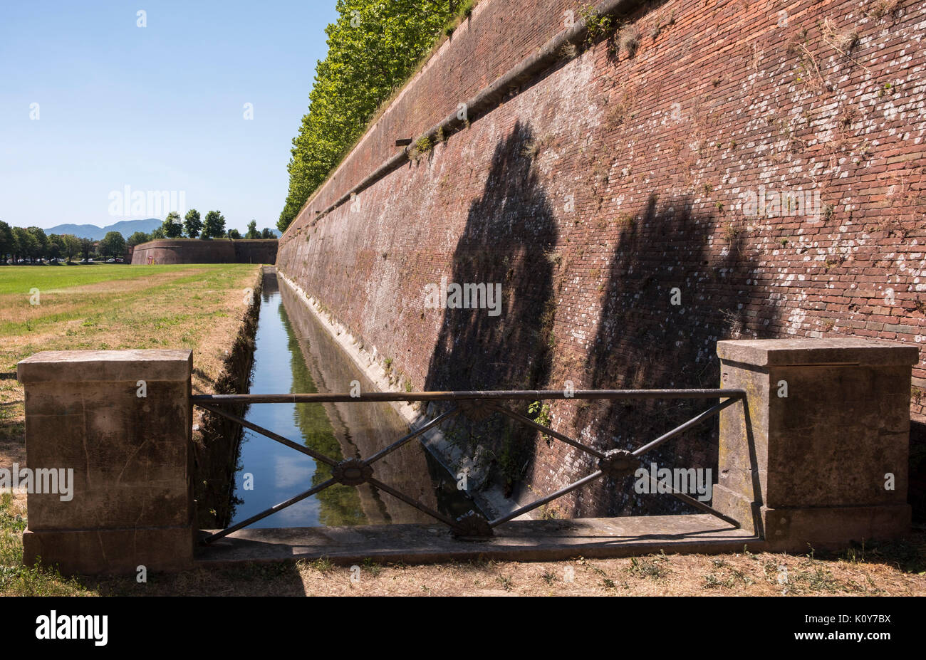 City Wall of Lucca, Tuscany, Italy Stock Photo - Alamy