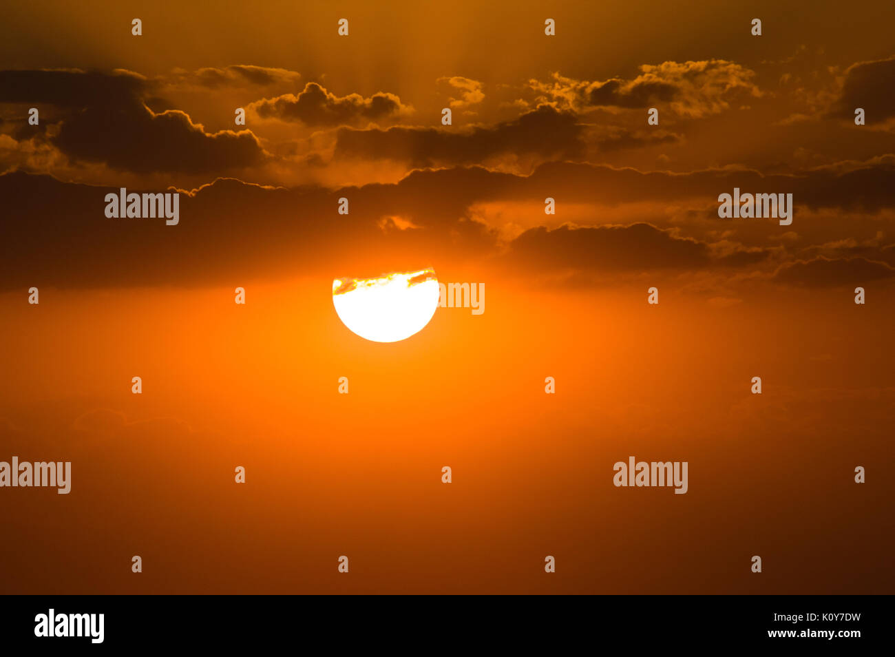 Wallpaper sun hi-res stock photography and images - Alamy