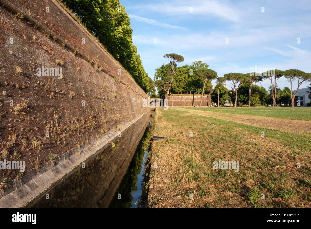 Lucca town wall hi-res stock photography and images - Alamy