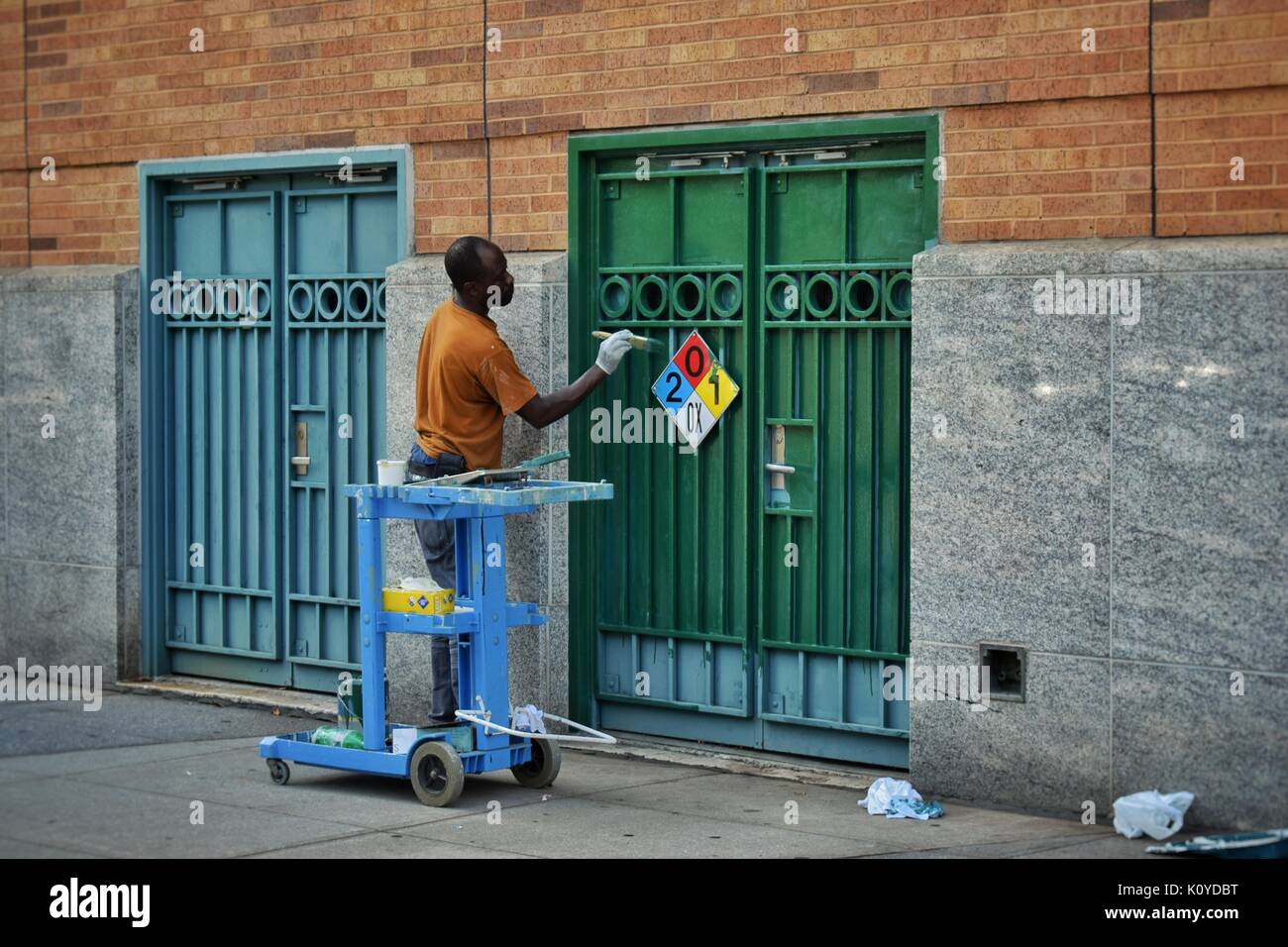 Nyc street painting hi-res stock photography and images - Alamy