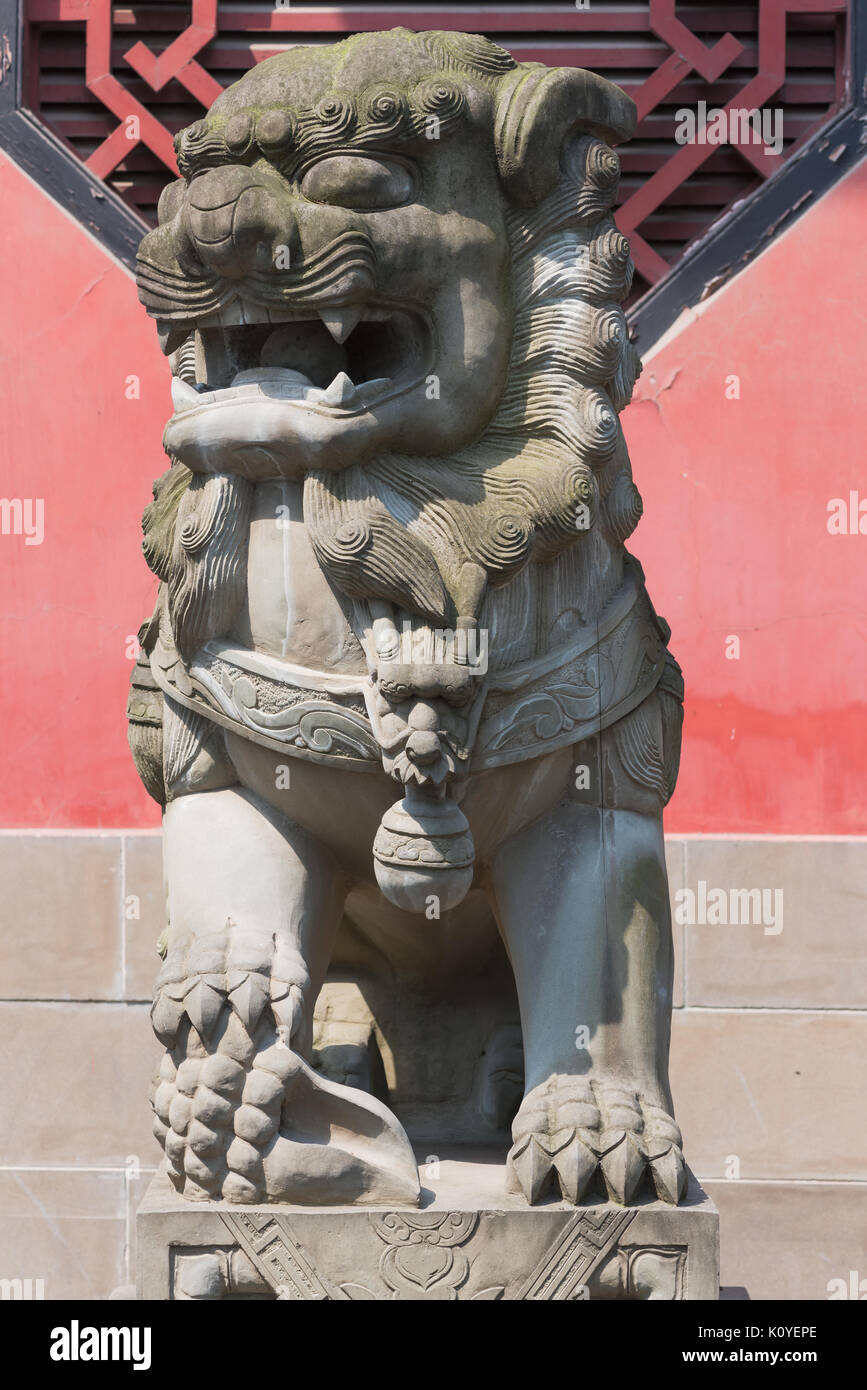 Stone statue in front hi-res stock photography and images - Alamy