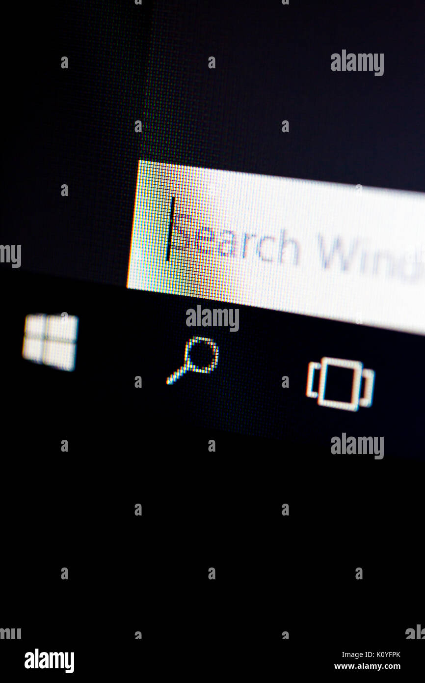 Windows 10 desktop hi-res stock photography and images - Alamy