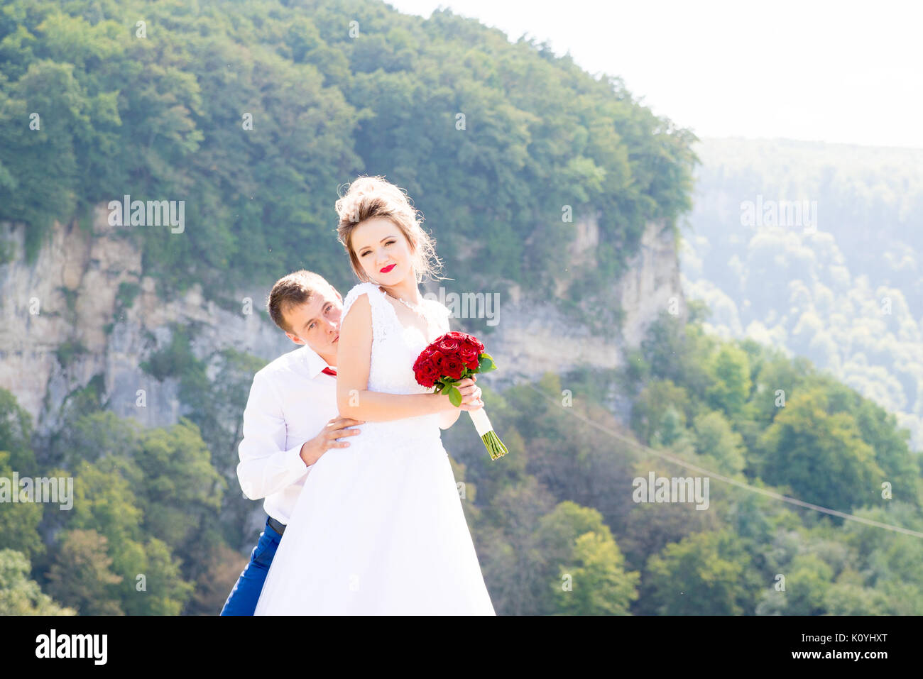 Beautiful married couple in the wedding day Stock Photo - Alamy