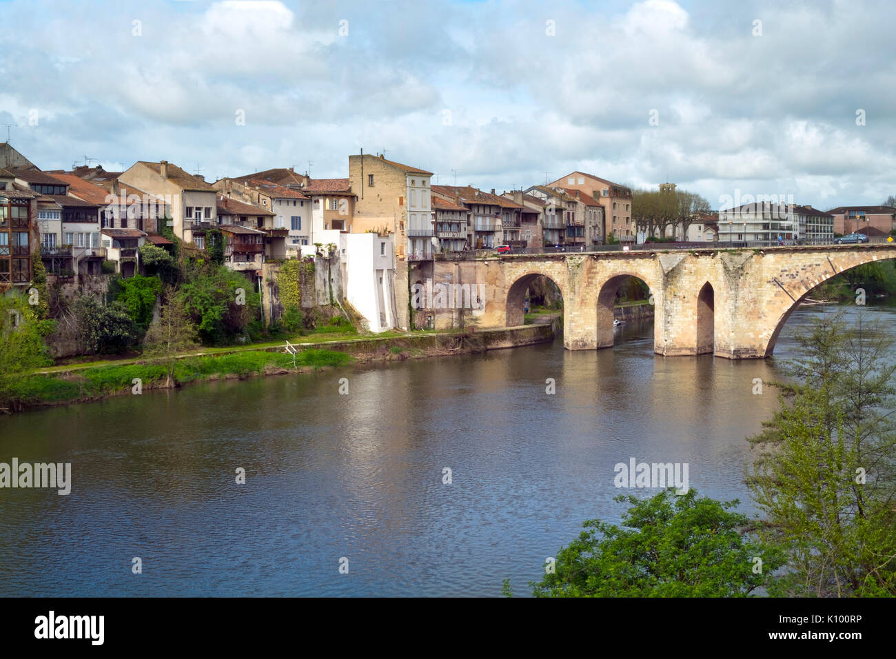 Villeneuve France Stock Photos & Villeneuve France Stock Images - Alamy