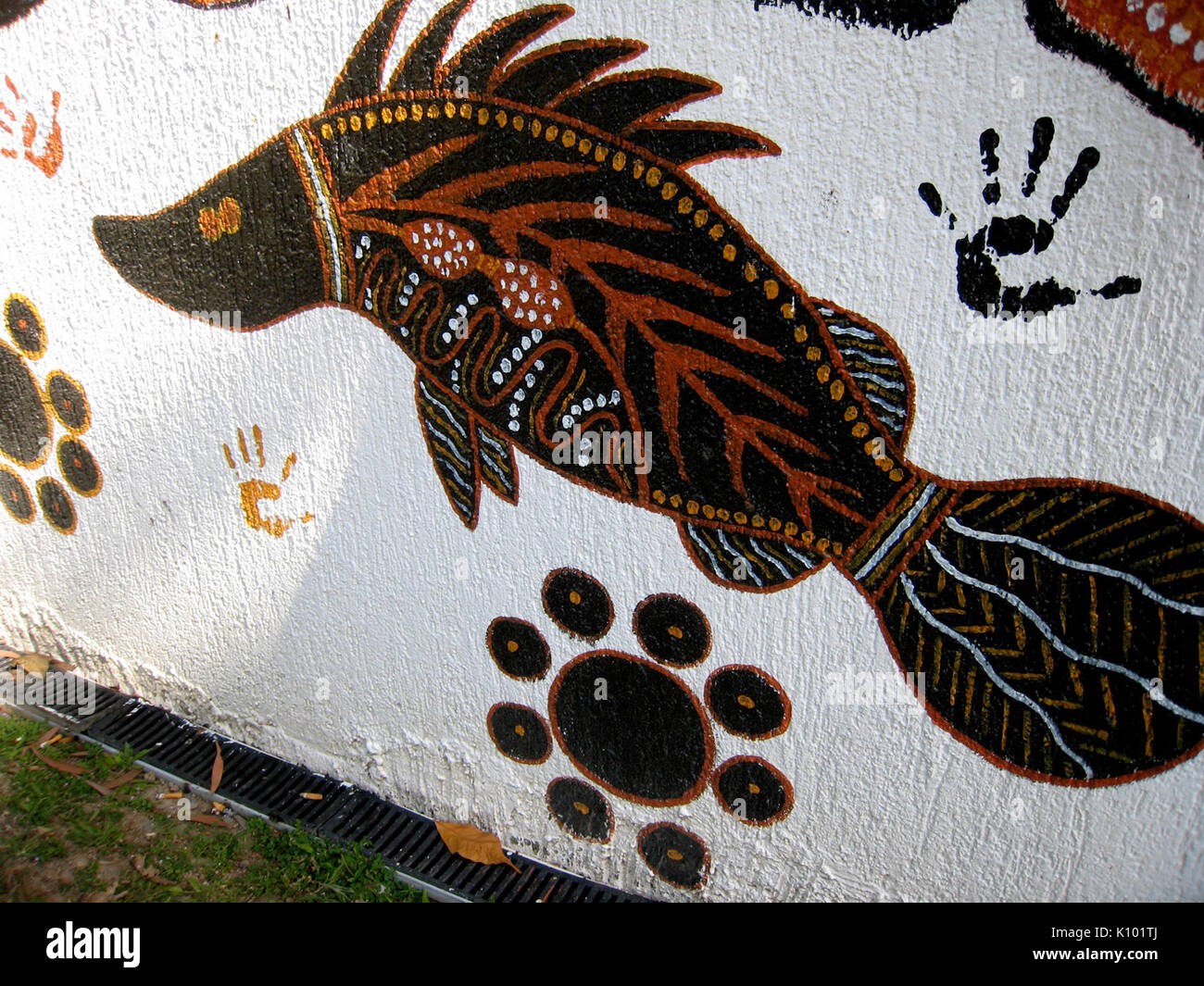 Aboriginal painting water hi-res stock photography and images - Alamy