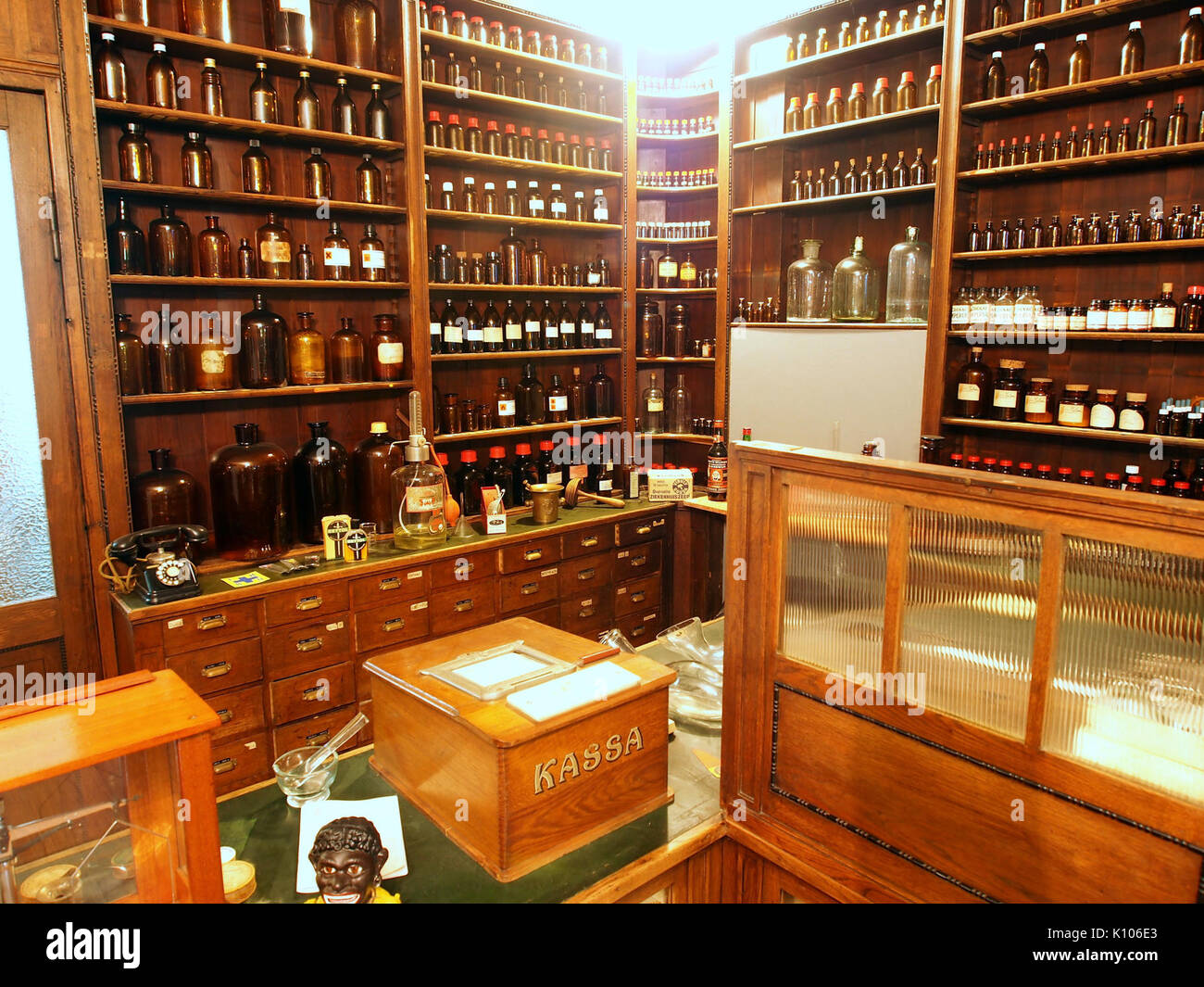 Apotheek hi-res stock photography and images - Alamy