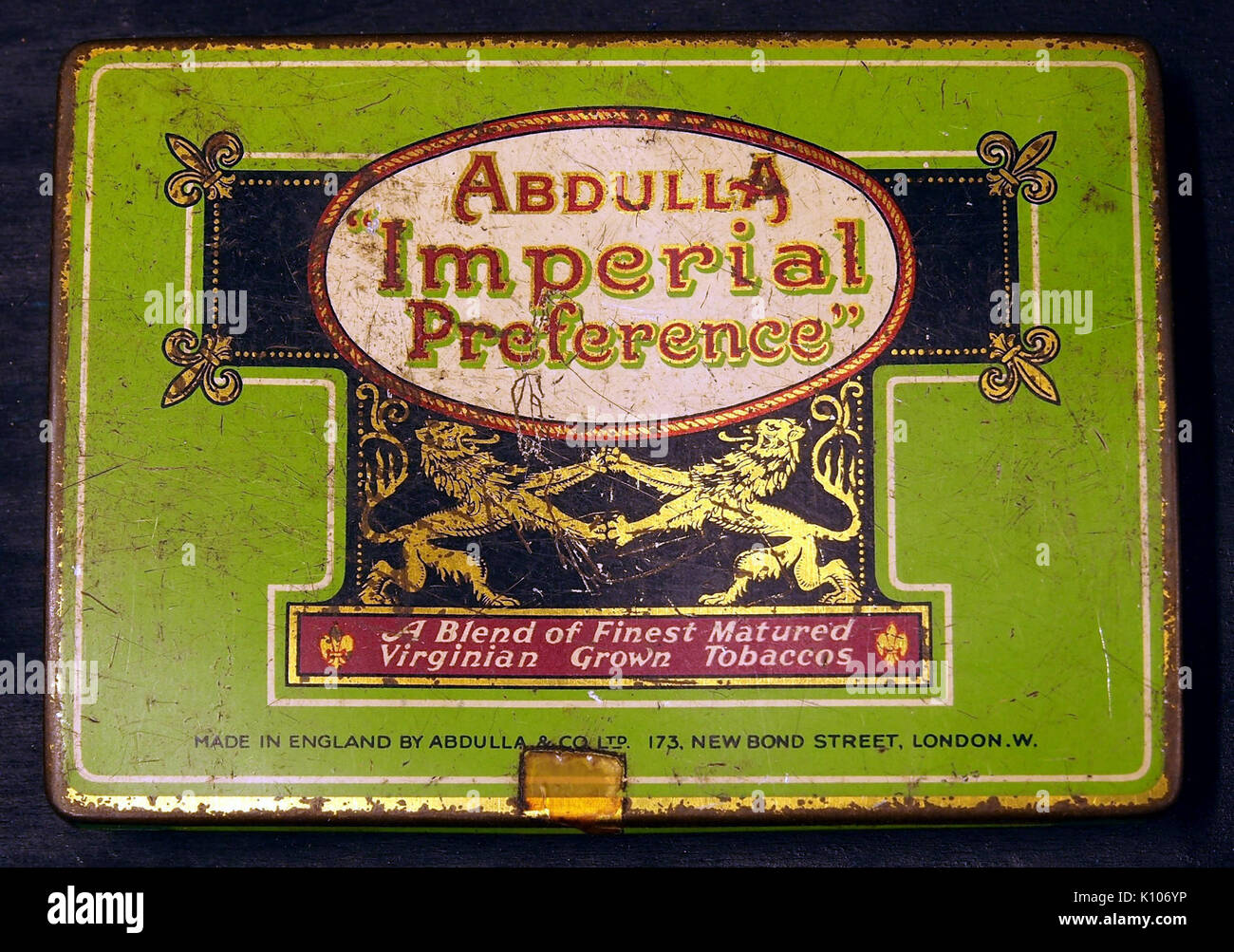 Abdulla Imperial Preference tobaccos tin Stock Photo - Alamy