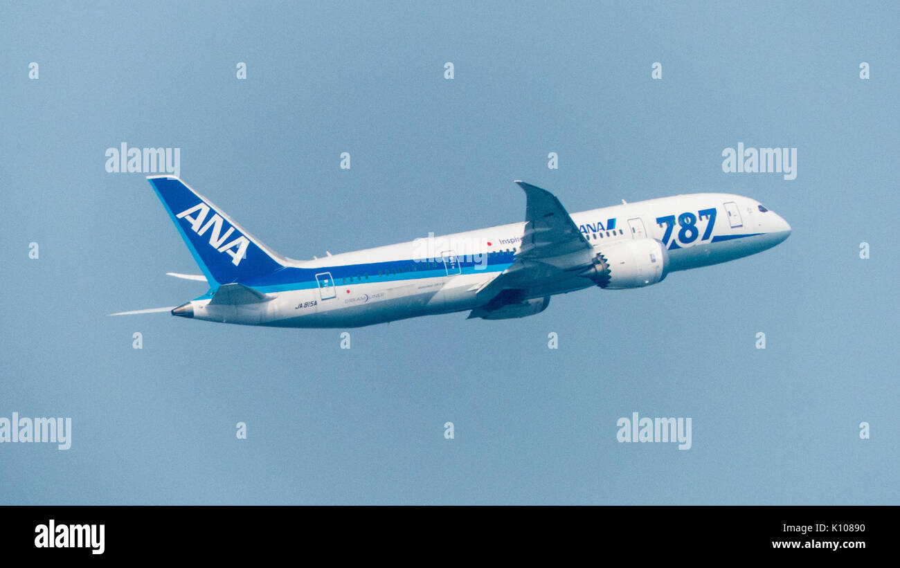 Boeing 787 8 hi-res stock photography and images - Alamy