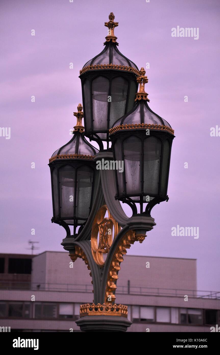 Victorian street lighting on westminster bridge Stock Photo - Alamy