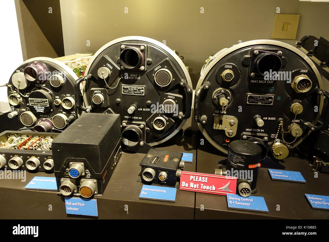 1950s laboratory hi-res stock photography and images - Alamy