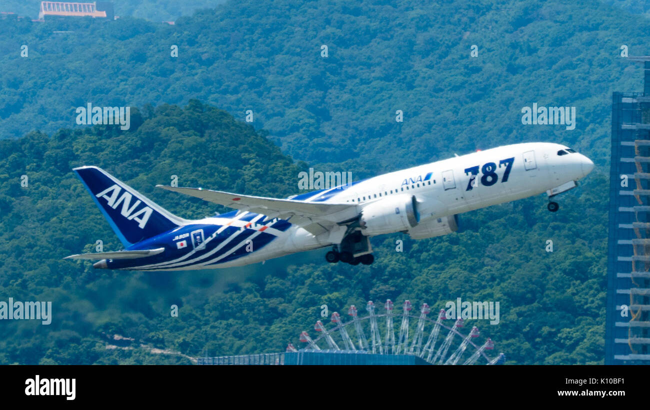 This image captures the moment when ANA Boeing 787-8 JA801A takes off ...