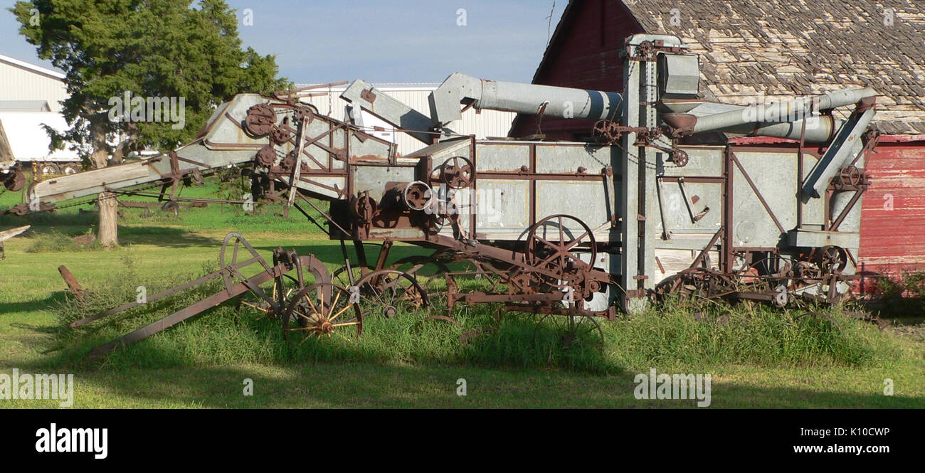 Farming machinery 1900s hi-res stock photography and images - Alamy