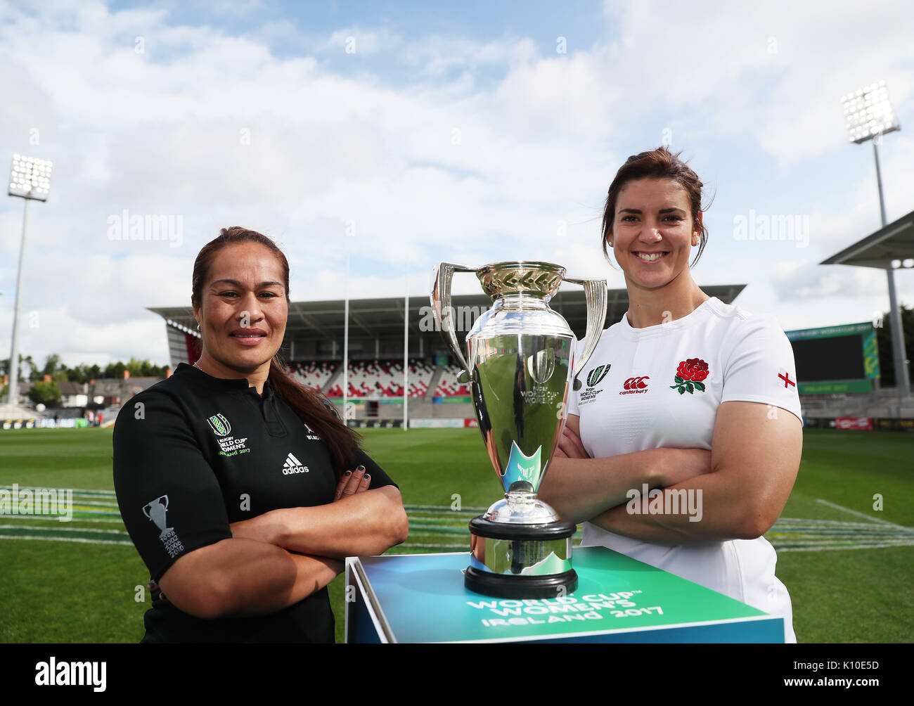 Sarah hunter england rugby hi-res stock photography and images - Alamy