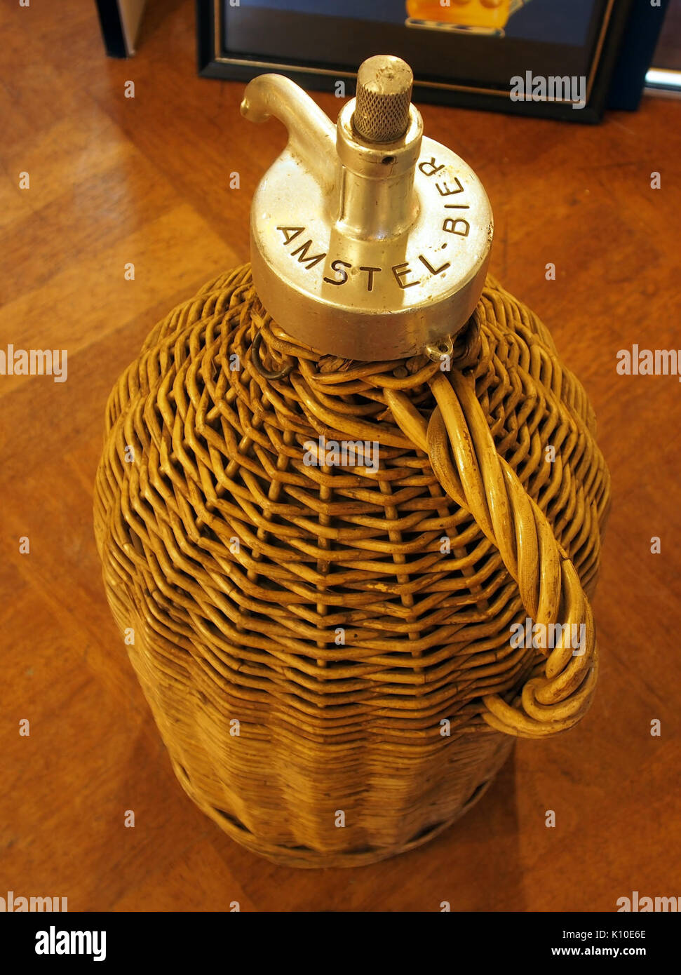 Amstel logo hi-res stock photography and images - Alamy