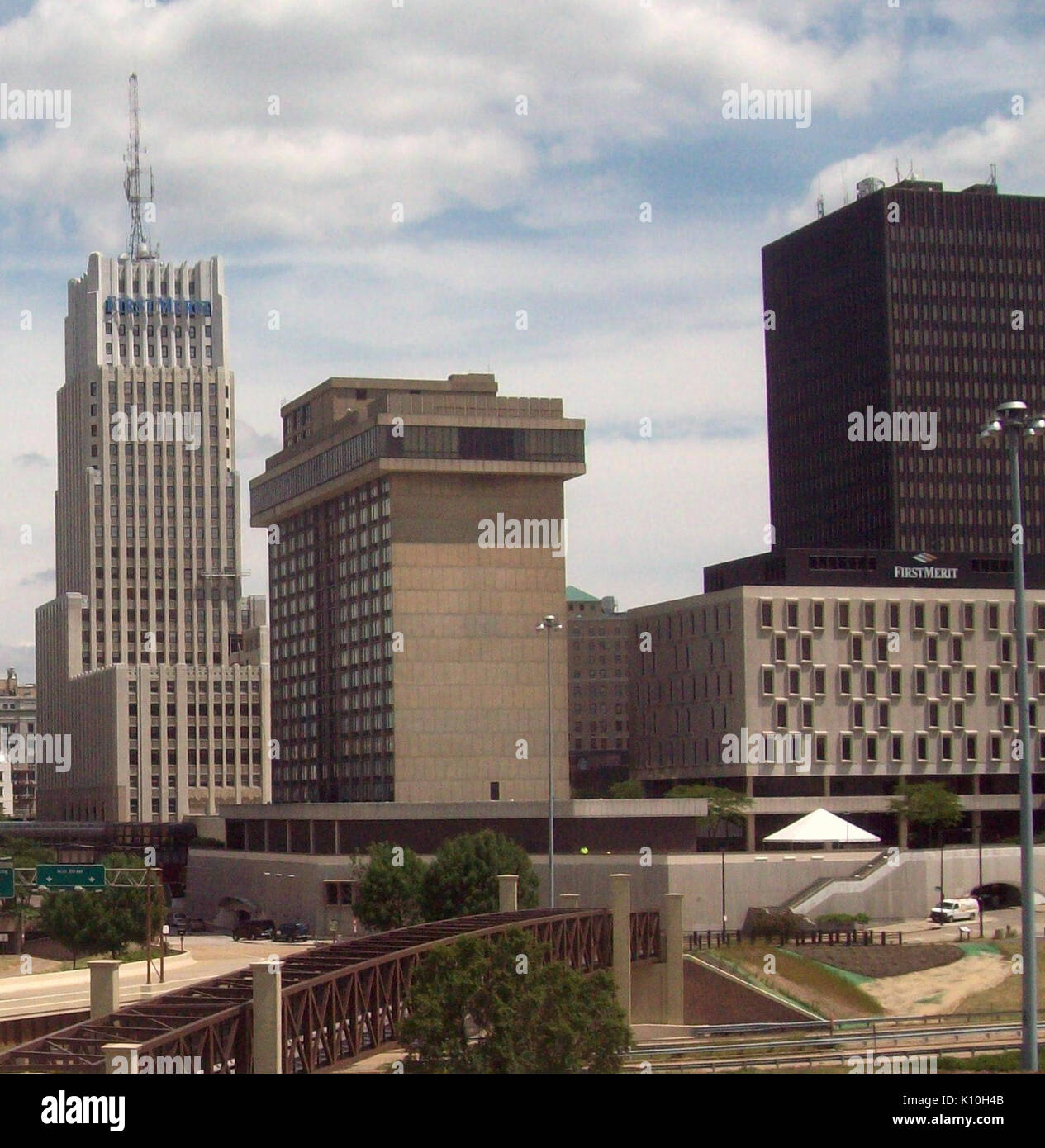 Akron Cascade Plaza Buildings Stock Photo - Alamy