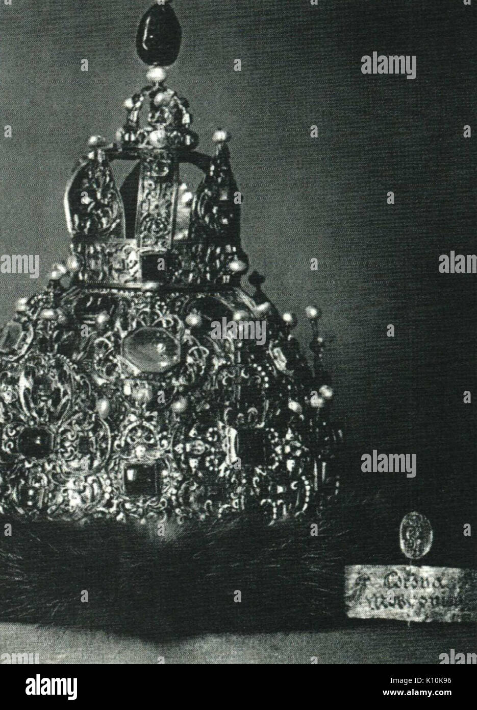 Imperial russian crown jewels hi-res stock photography and images - Alamy