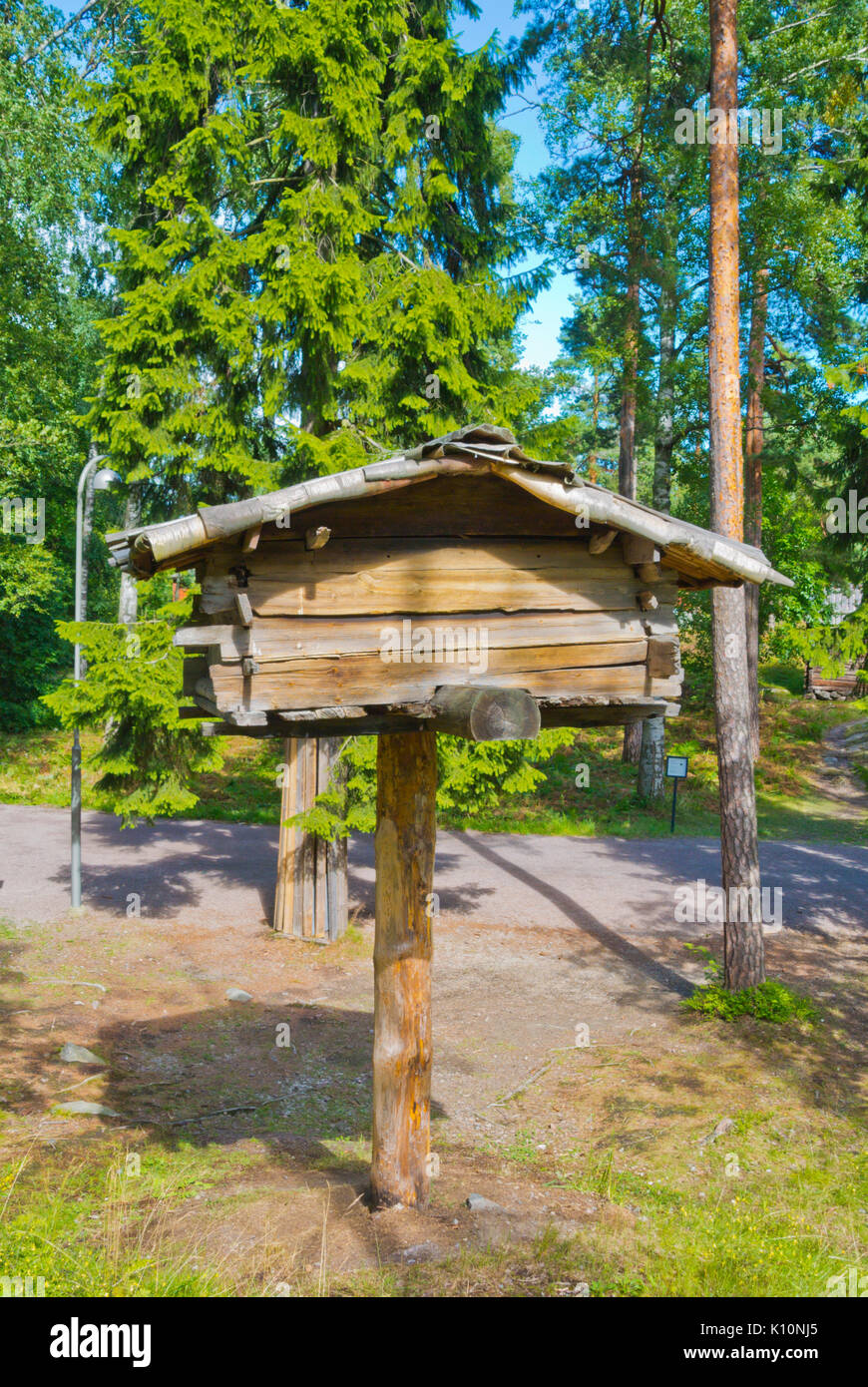 Patsasaitta, nili, bear cache, for storing food in 19th century ...