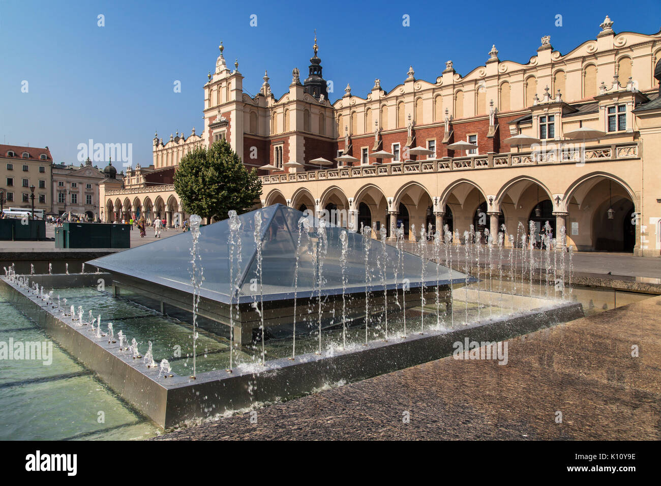 Fountain old market square hi-res stock photography and images - Alamy