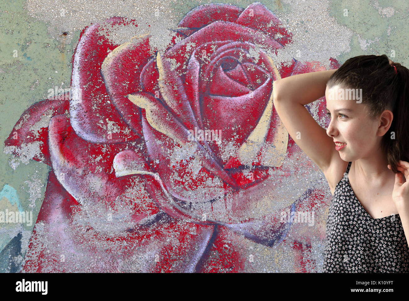 Rose graffiti hi-res stock photography and images - Alamy