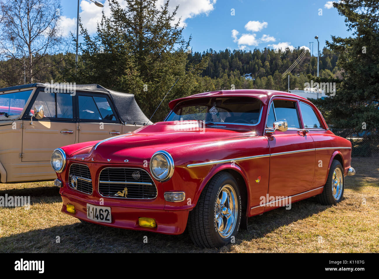 Old volvo car hi-res stock photography and images - Alamy