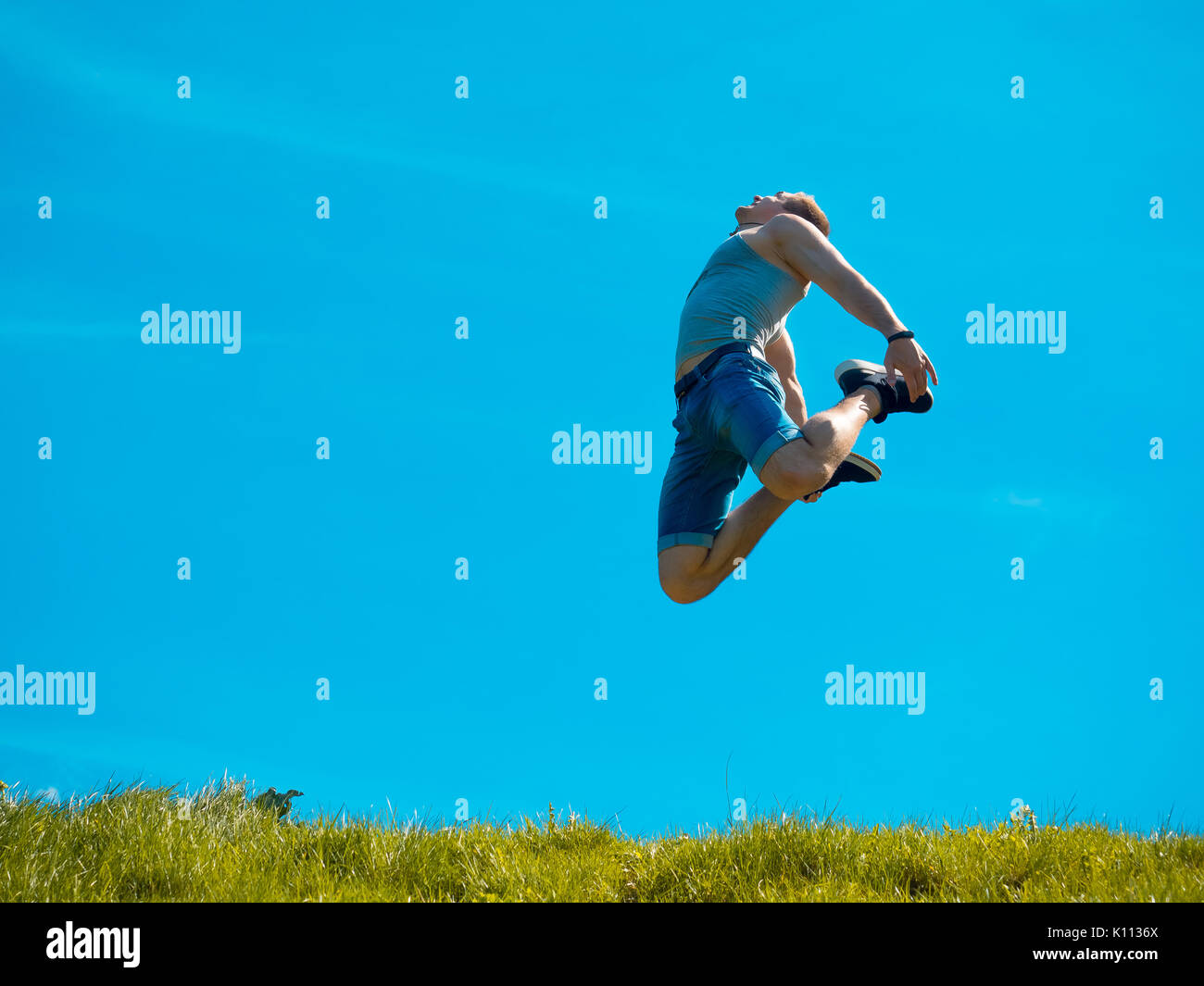 Bounce below hi-res stock photography and images - Alamy