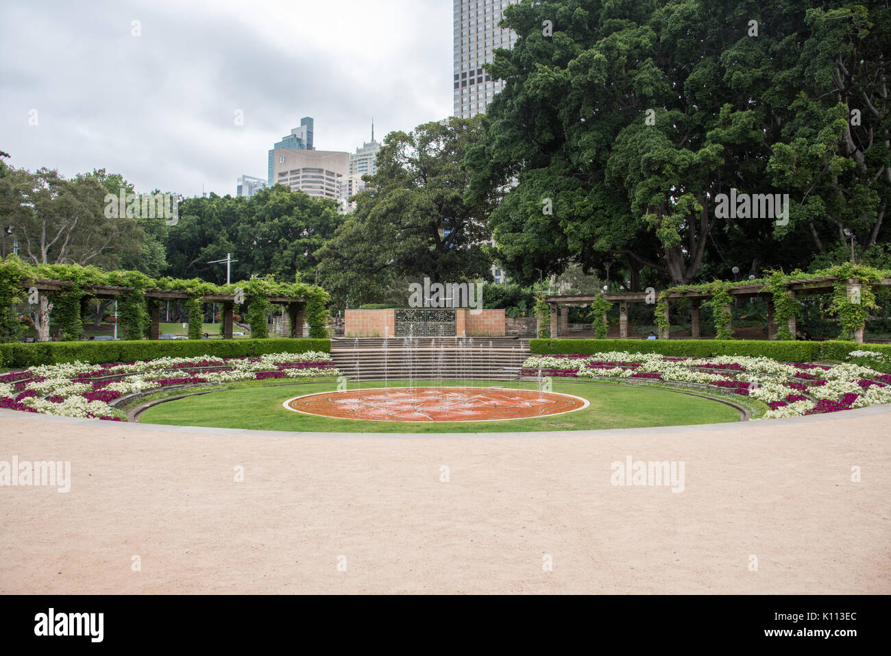 Sandringham memorial garden and fountain hi-res stock photography and ...
