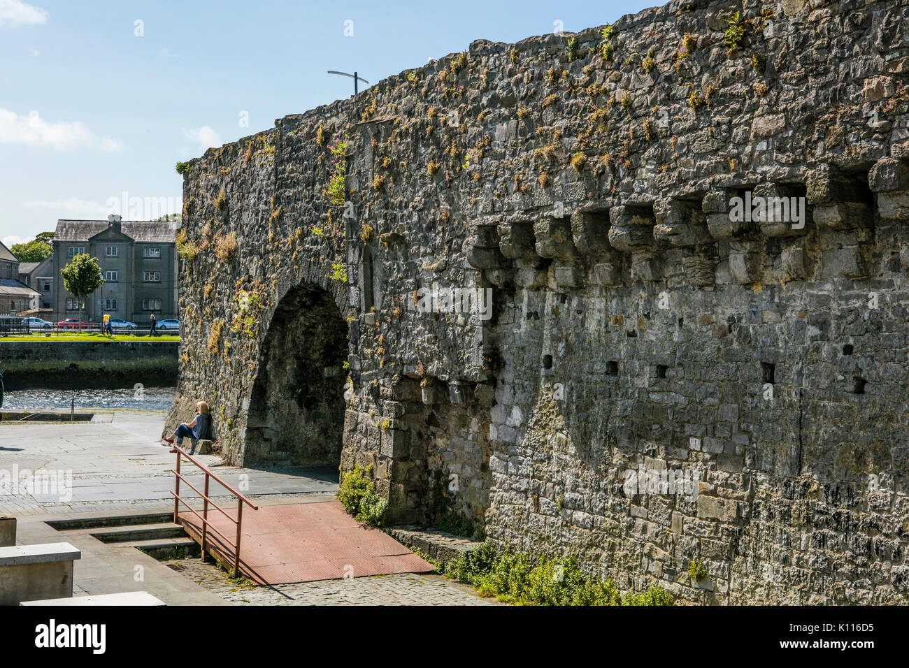 Spanish arch hi-res stock photography and images - Alamy