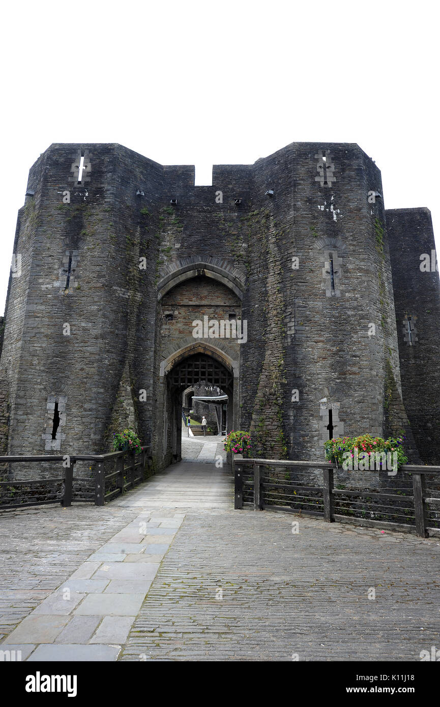 Gatehouse and drawbridge. Caerphilly Castle Stock Photo - Alamy