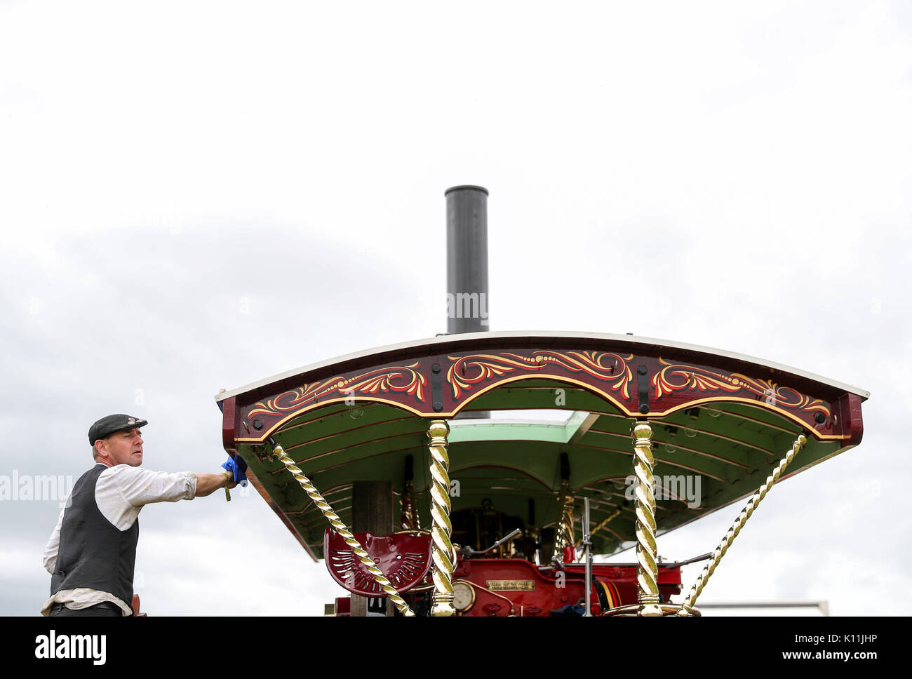 Trevor Smallbone from Woodcote, polishes the Burrell Showmans Road ...