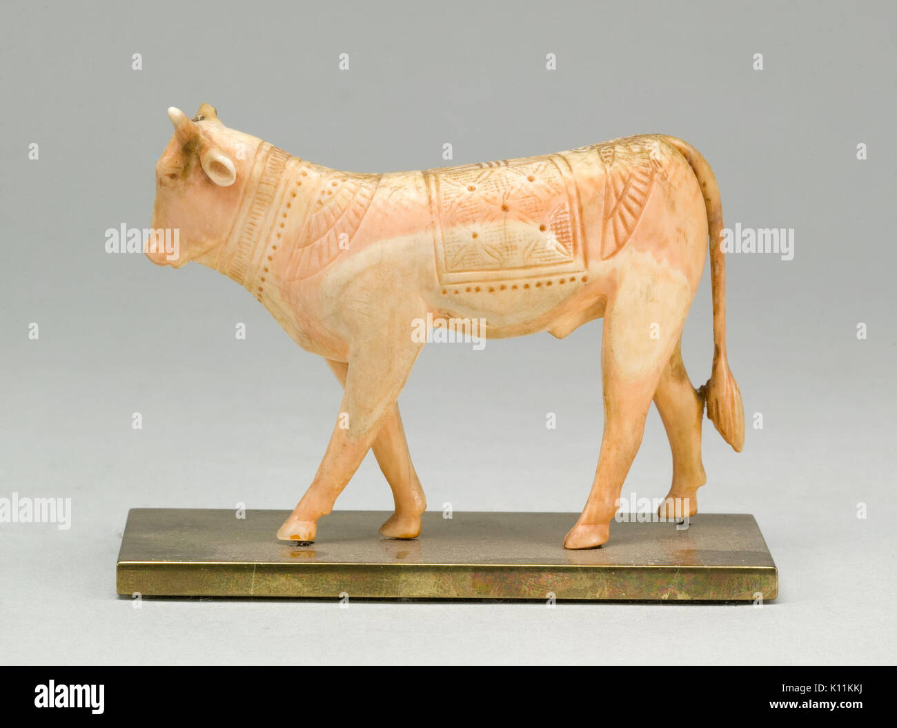 Apis Bull Statuette MET 17.190.62 lp Stock Photo - Alamy