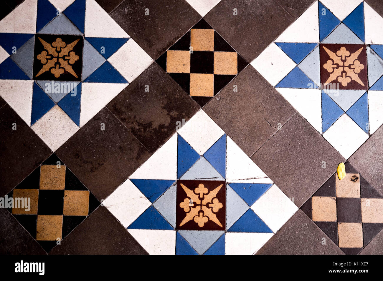 Repeating tiles hi-res stock photography and images - Alamy