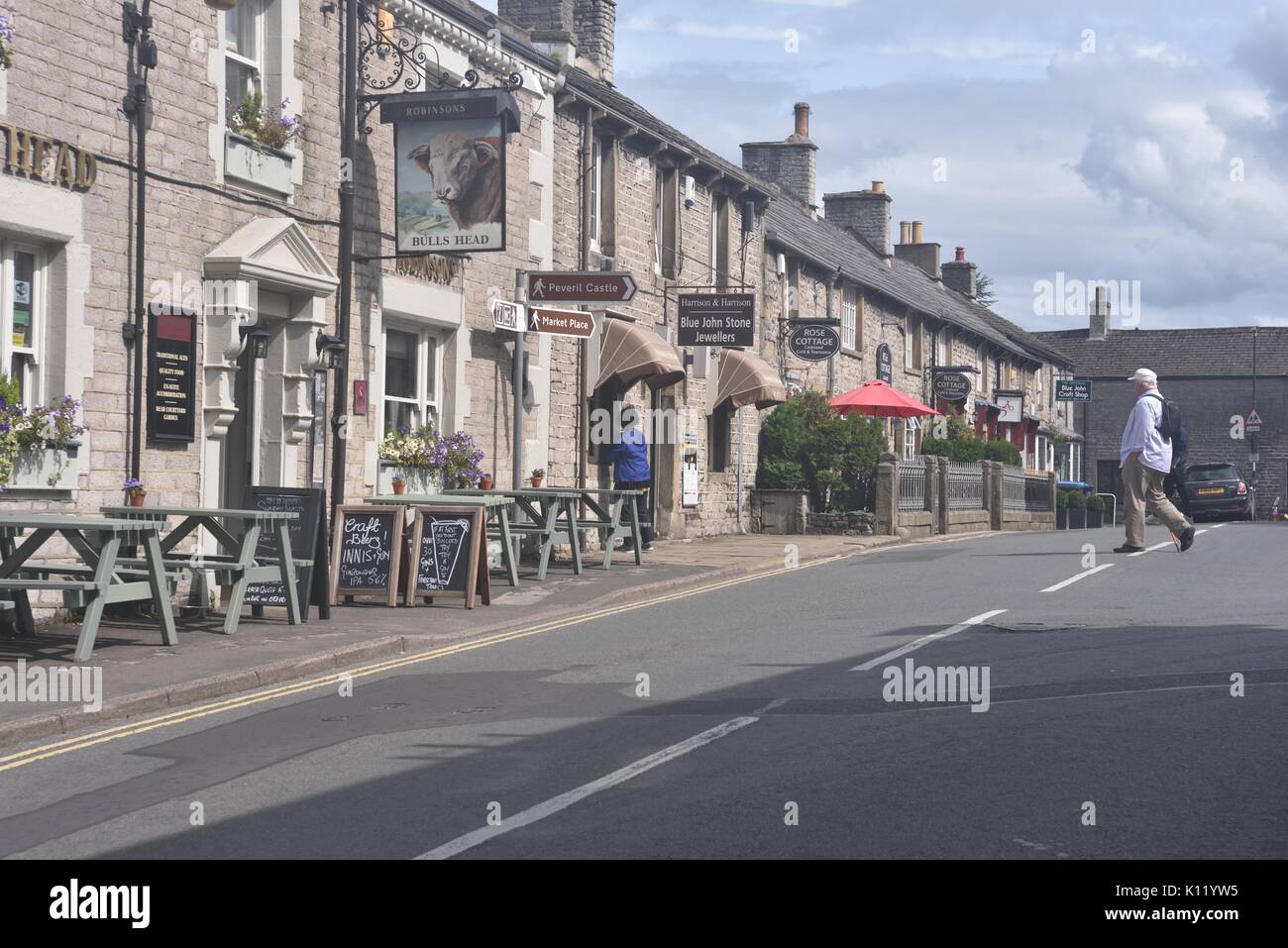 Castleton main street derbyshire hi-res stock photography and images ...