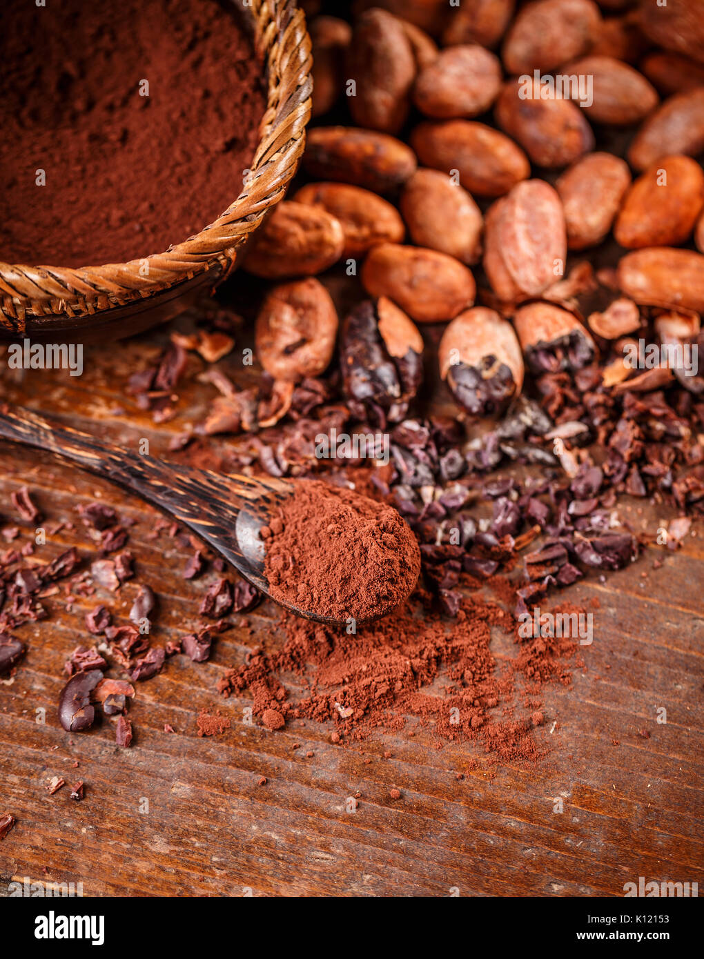 Cacao beans hi-res stock photography and images - Alamy