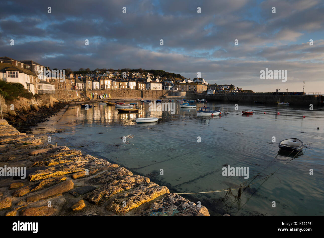 Mousehole cornwall hi-res stock photography and images - Alamy