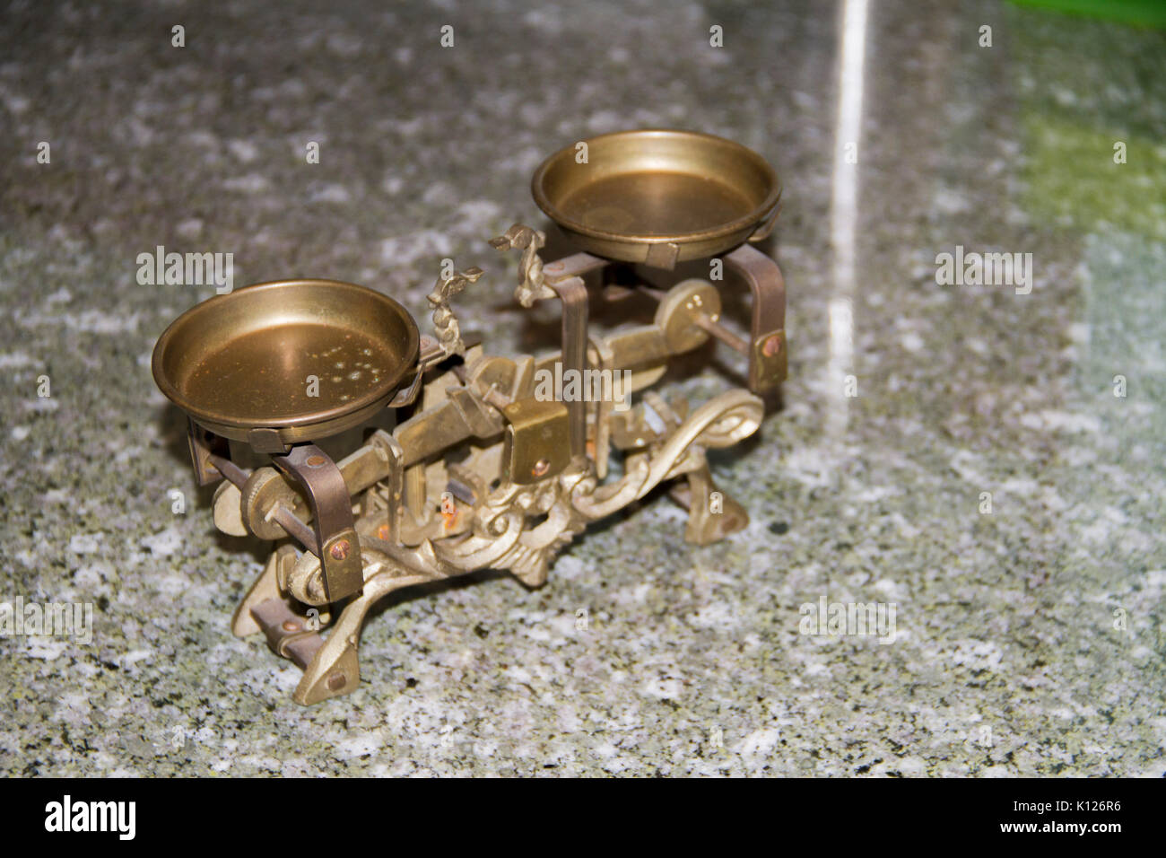 Kitchen clock scale hi-res stock photography and images - Alamy