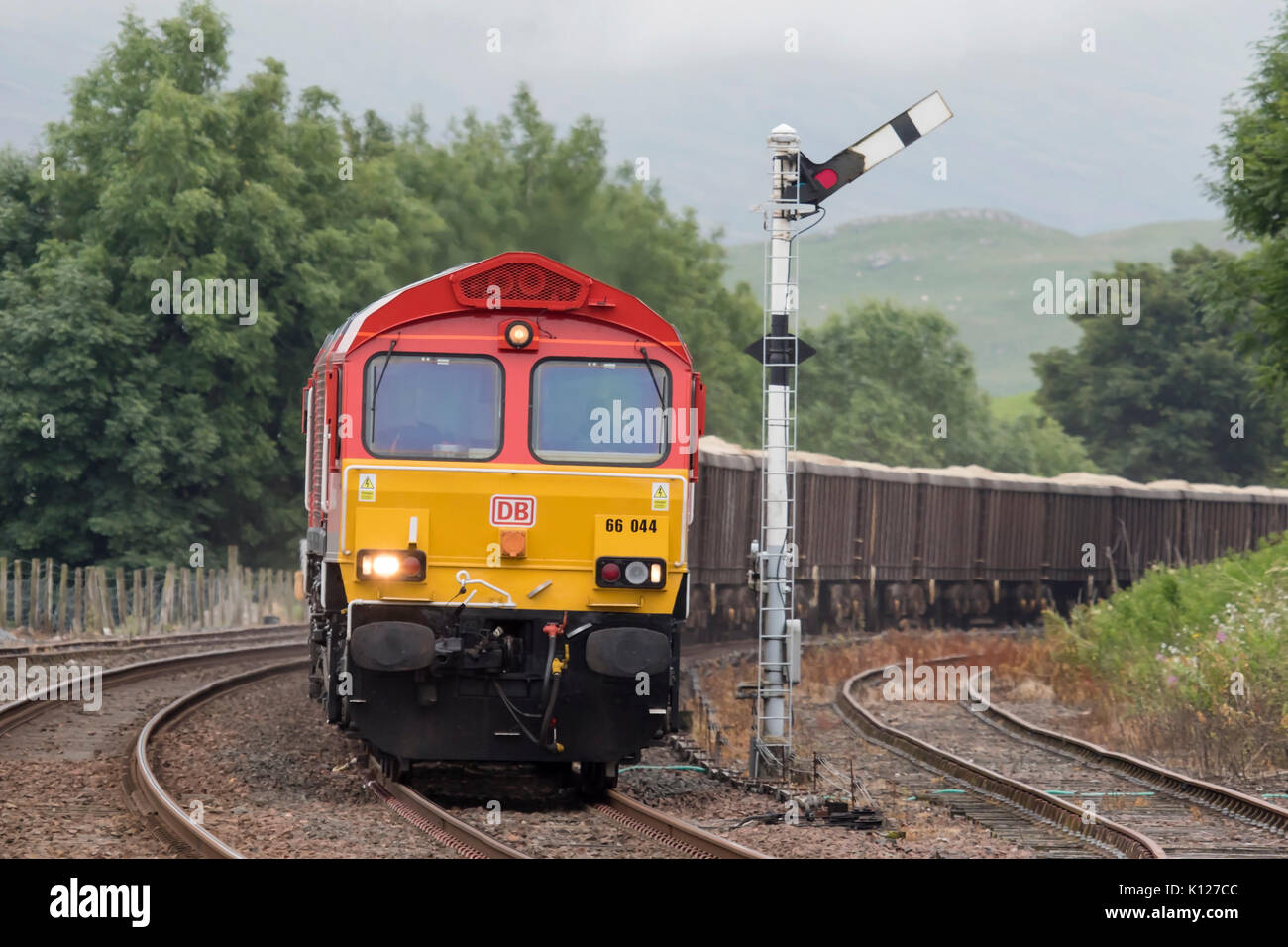 Class 66 66044 of DB Cargo with a freight train at Kirkby Stephen ...