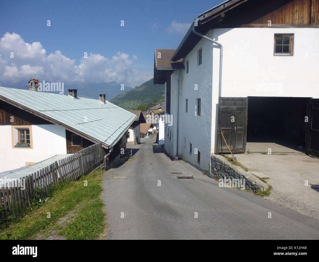 Tanas hi-res stock photography and images - Alamy