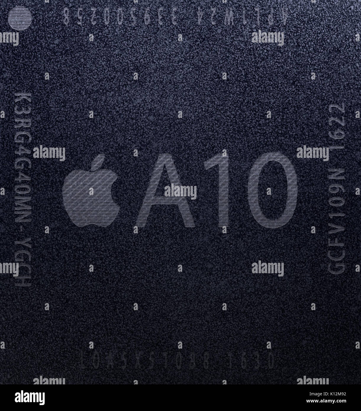 Apple A10 Fusion APL1W24 Stock Photo - Alamy