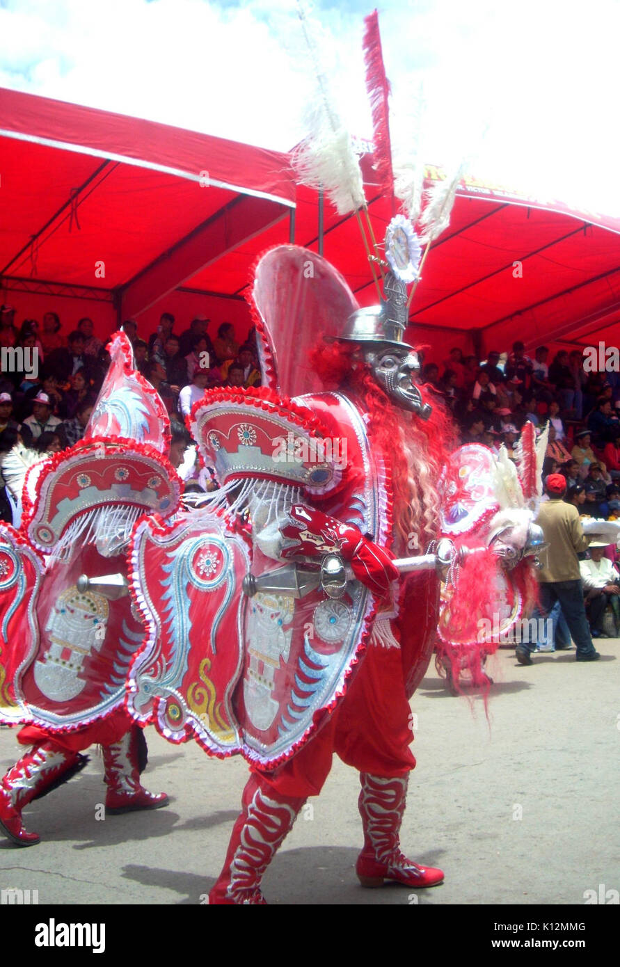 Achachi Caporal en La Morenada, Puno Peru Stock Photo - Alamy
