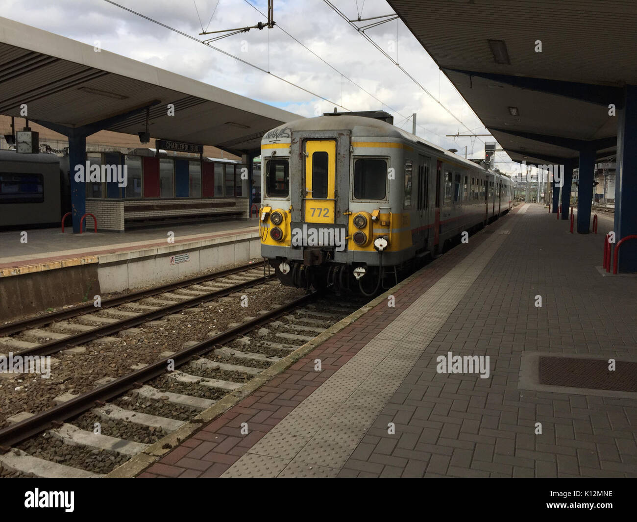AM Classical EMU 772 SNCB en gare de Charleroi Sud Stock Photo - Alamy