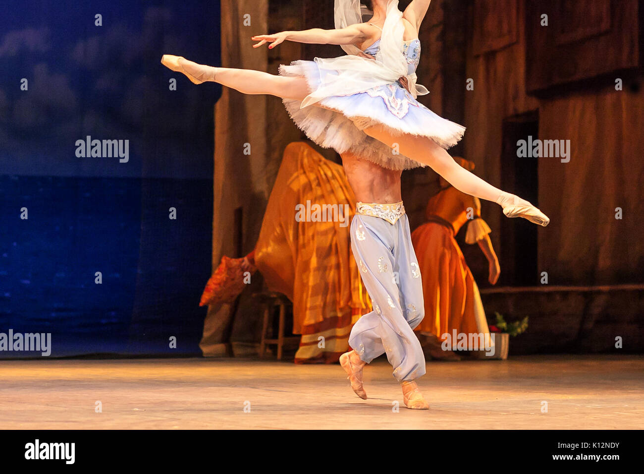 Ballerina lift hi-res stock photography and images - Alamy