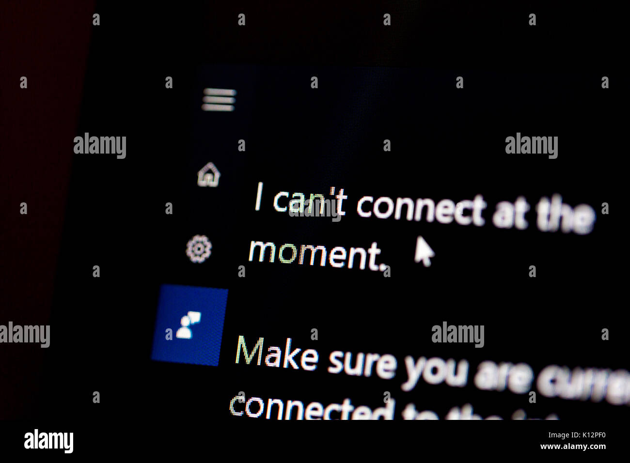 Close up view of connection error to wireless message on computer ...