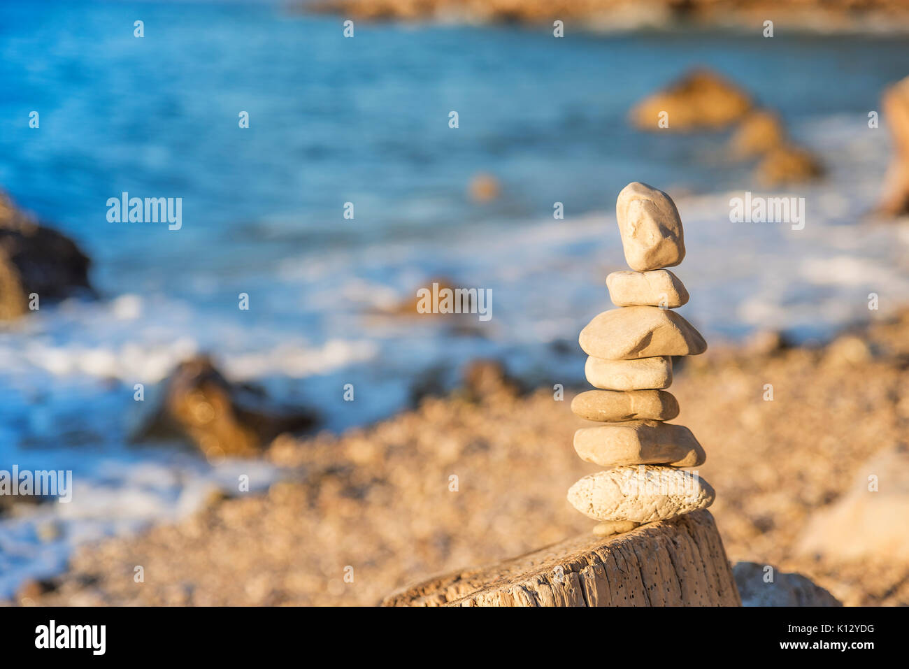 Sea pyramid hi-res stock photography and images - Alamy