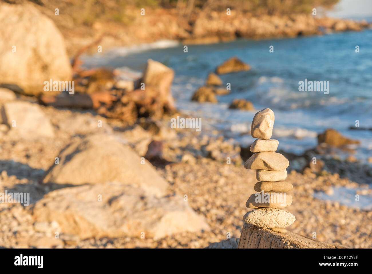 Sea pyramid hi-res stock photography and images - Alamy