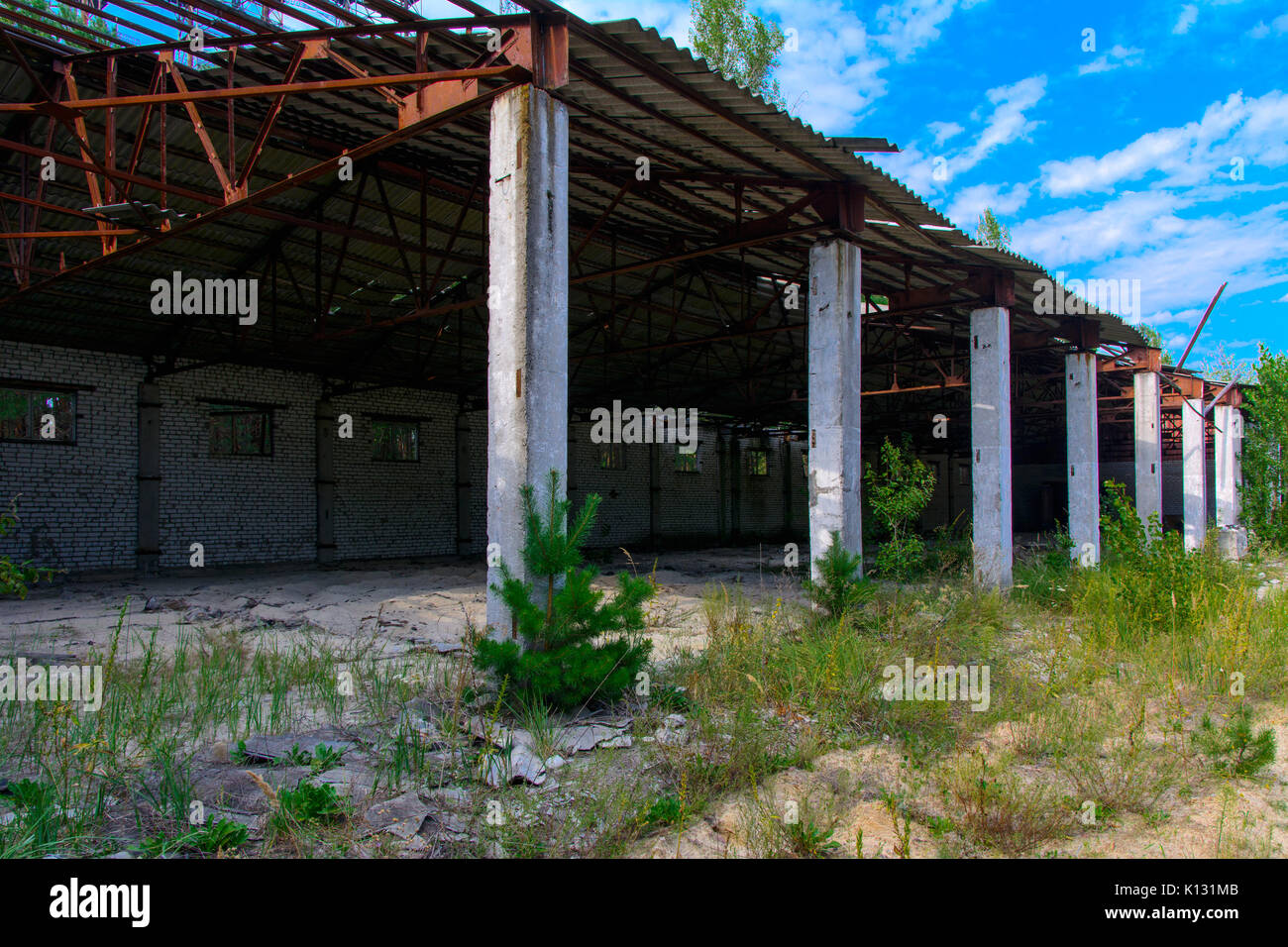 Military vehicles garage hi-res stock photography and images - Alamy